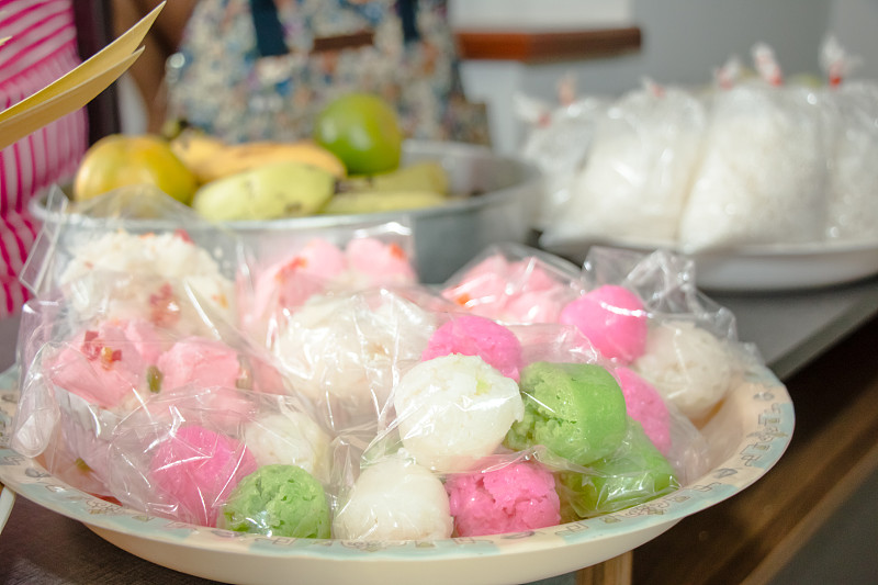 Kha nom Tuay Fuu on package;泰国甜品和小吃，供僧人，当地传统泰国食品。_模板素材-稿定设计