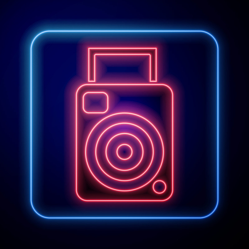 Glowing neon Photo camera icon isolated on blue ba_模板素材-稿定设计