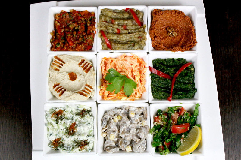 阿拉伯土耳其美食盘特写，精选的开胃菜，Meze Tabagi_模板素材-稿定设计