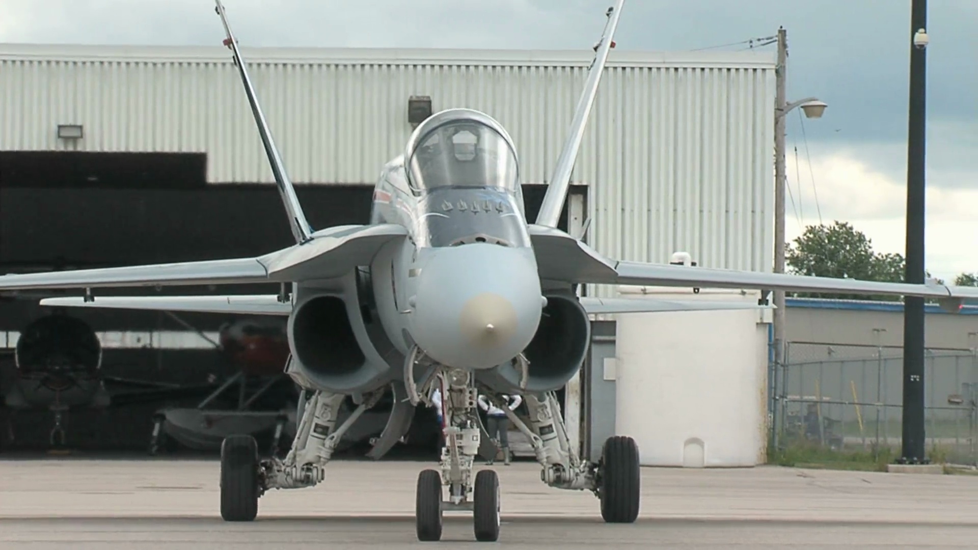 F18开始，滑行和倒车_模板素材-稿定设计