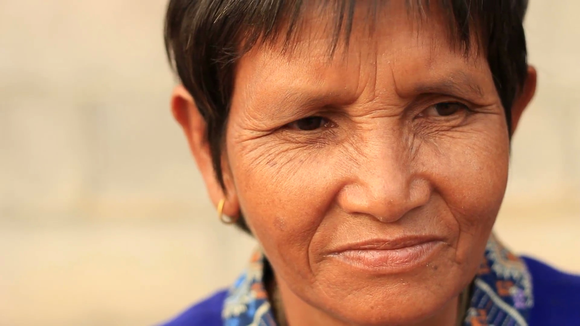 高级亚洲女性特写肖像_模板素材-稿定设计