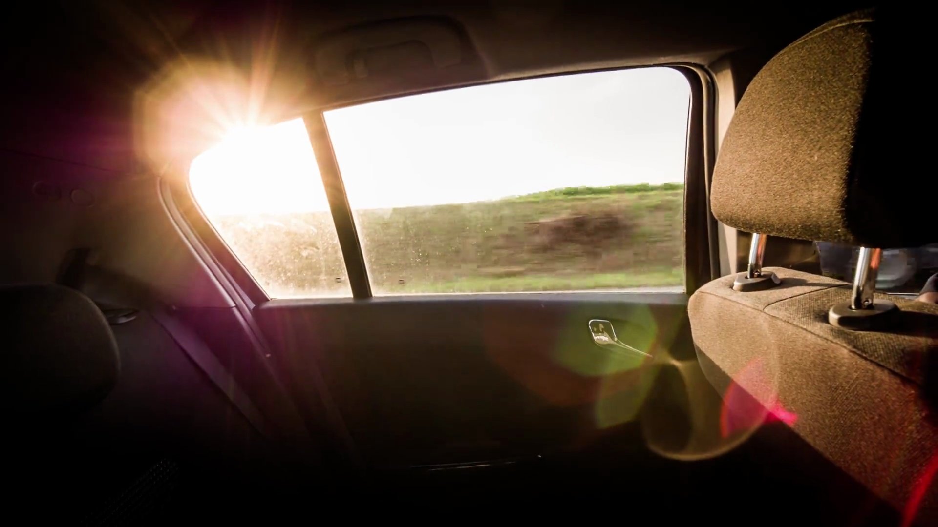 阳光下的汽车侧窗_模板素材-稿定设计