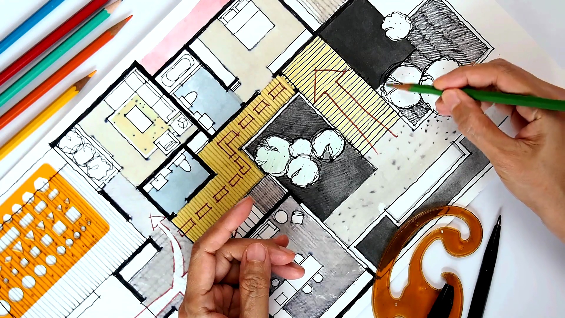 设计师的手与家庭平面图_模板素材-稿定设计